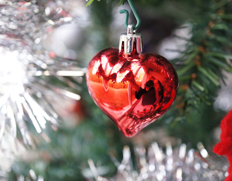 Déco-de-Noël-coeur-rouge - 30 ans (ou presque)